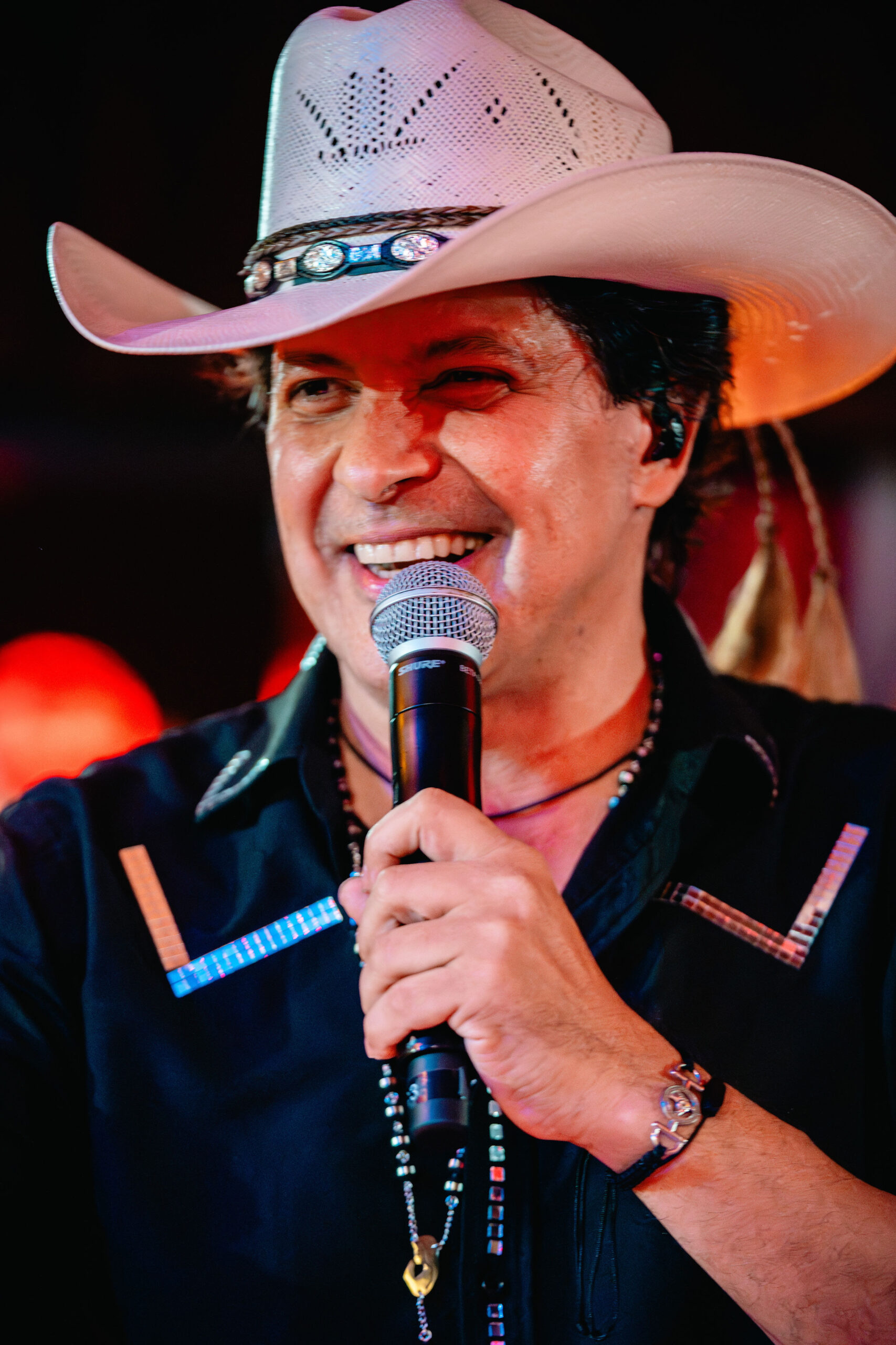 José Gregorio Oquendo regresa a la industria y enaltece la música ...